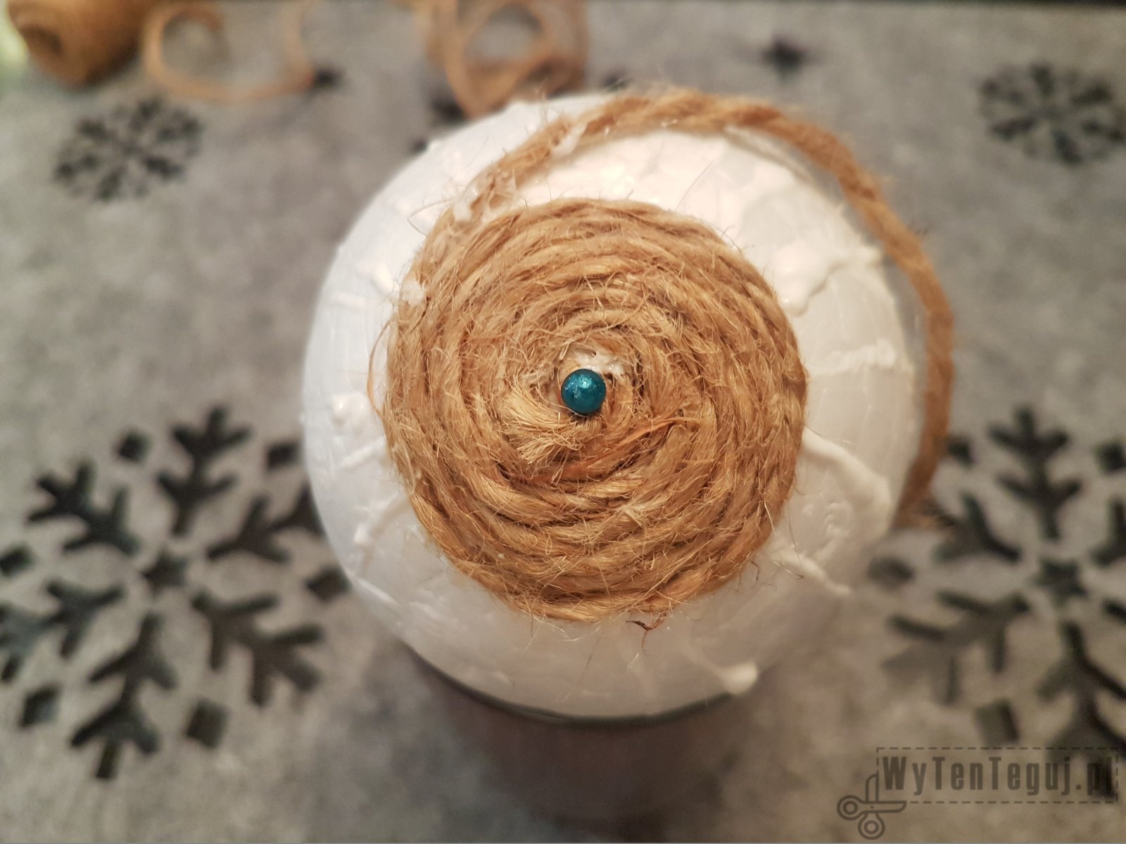 Bombki ze sznurka jutowego - WyTenTeguj - Boże Narodzenie DIY