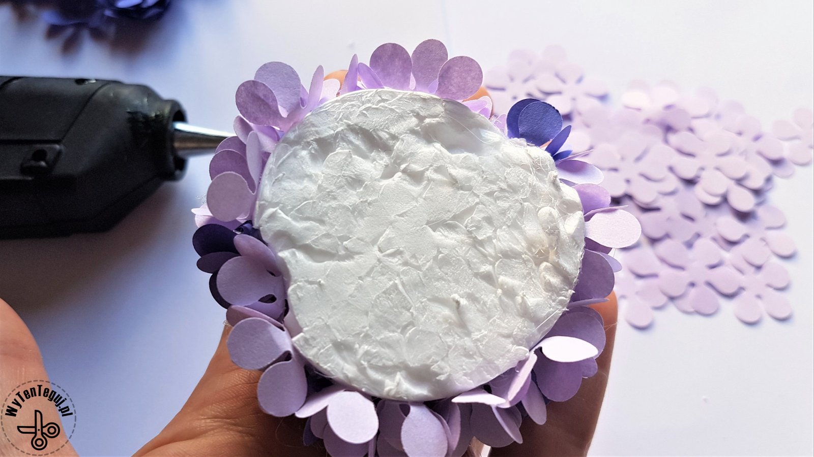 Paper hydrangea flower wreath - WyTenTeguj - Decorations DIY