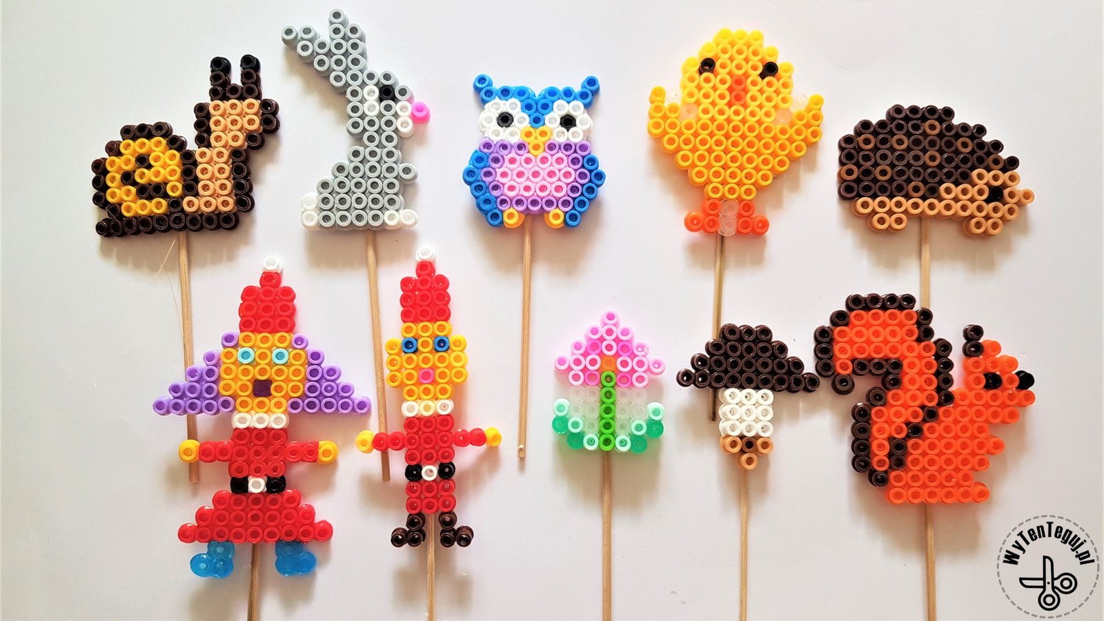 Cardboard theater with perler bead figures - WyTenTeguj