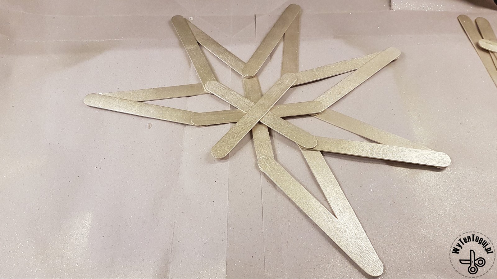 Popsicle sticks star tree topper - WyTenTeguj - Christmas DIY