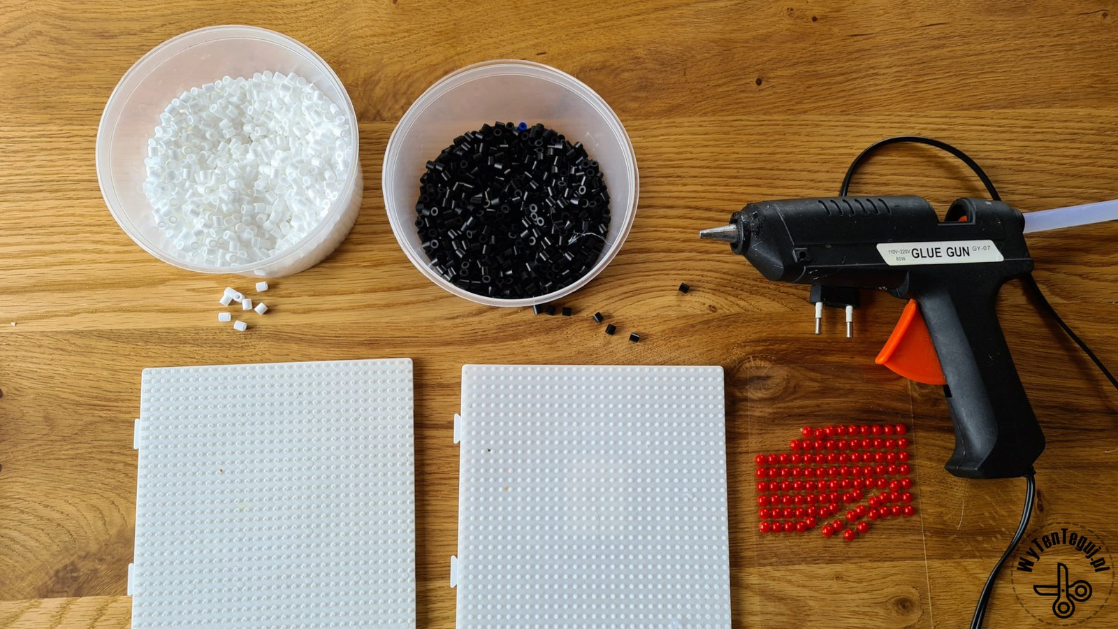 Maze game out of Hama beads - WyTenTeguj - DIY with children