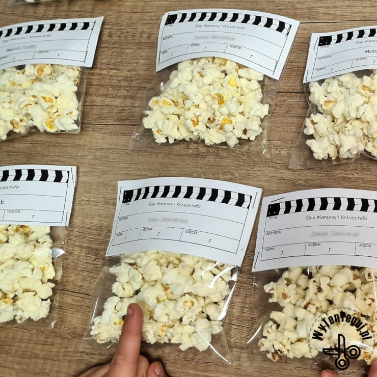 Movie theme wedding place cards with popcorn - free template