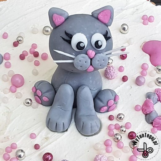 How to make a fondant cat cake topper? - WyTenTeguj