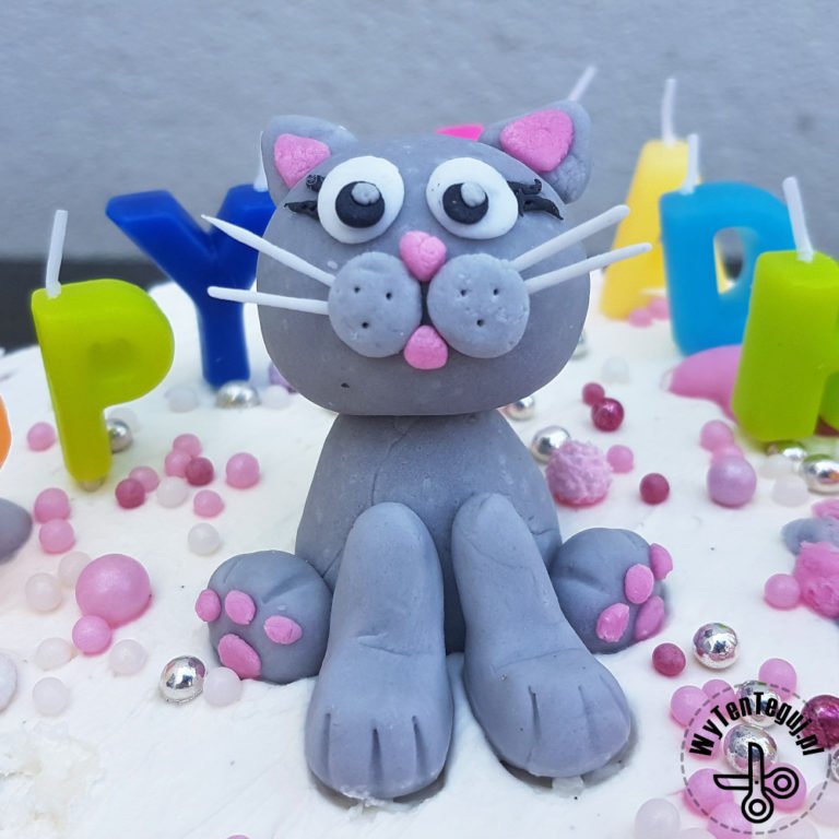 How to make a fondant cat cake topper? - WyTenTeguj